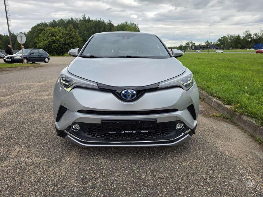 Серый Тойота C-HR 2017 в Каунас, объемом двигателя 1.80 л и пробегом 163 тыс. км за 15750 €, фото 3 на AUTOMOTO.COM.LV