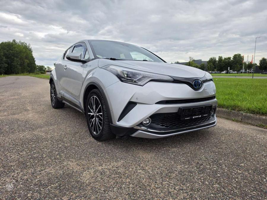 Серый Тойота C-HR 2017 в Каунас, объемом двигателя 1.80 л и пробегом 163 тыс. км за 15750 €, фото 4 на AUTOMOTO.COM.LV