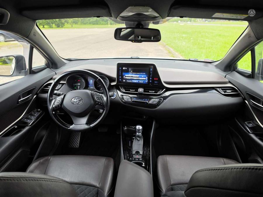 Серый Тойота C-HR 2017 в Каунас, объемом двигателя 1.80 л и пробегом 163 тыс. км за 15750 €, фото 15 на AUTOMOTO.COM.LV