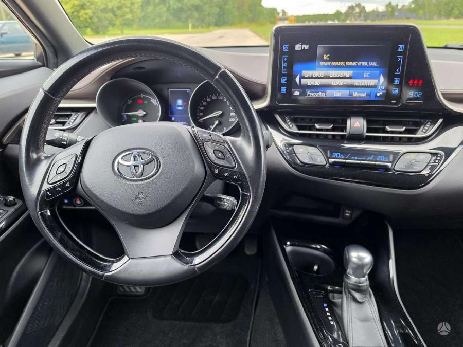 Серый Тойота C-HR 2017 в Каунас, объемом двигателя 1.80 л и пробегом 163 тыс. км за 15750 €, фото 16 на AUTOMOTO.COM.LV
