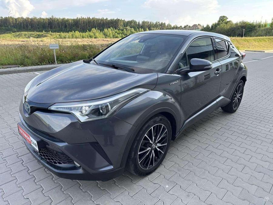 Серый Тойота C-HR 2017 в Вильнюс, объемом двигателя 1.80 л и пробегом 169 тыс. км за 15950 €, фото 3 на AUTOMOTO.COM.LV
