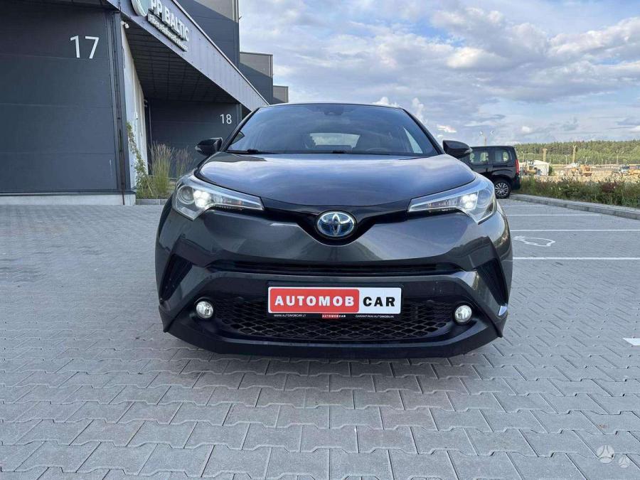 Серый Тойота C-HR 2017 в Вильнюс, объемом двигателя 1.80 л и пробегом 169 тыс. км за 15950 €, фото 5 на AUTOMOTO.COM.LV