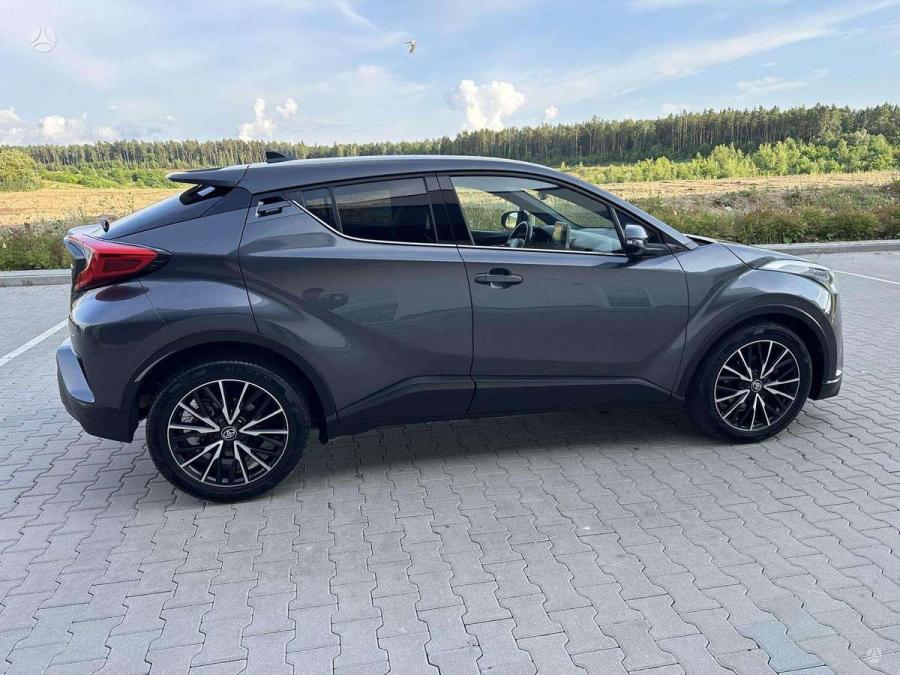 Серый Тойота C-HR 2017 в Вильнюс, объемом двигателя 1.80 л и пробегом 169 тыс. км за 15950 €, фото 15 на AUTOMOTO.COM.LV