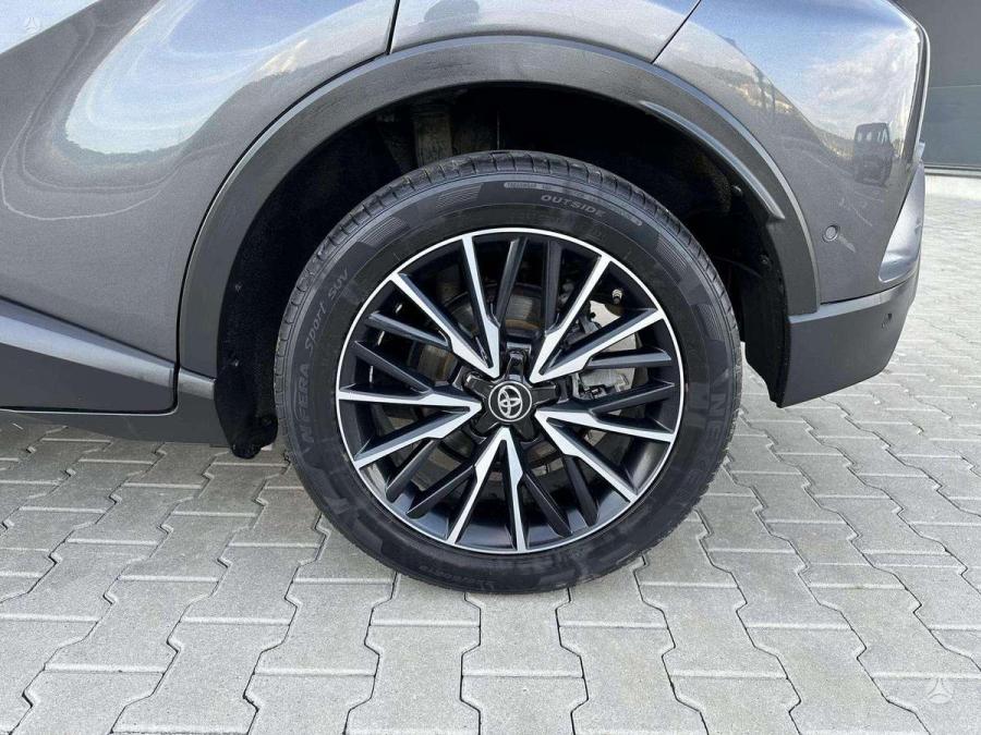 Серый Тойота C-HR 2017 в Вильнюс, объемом двигателя 1.80 л и пробегом 169 тыс. км за 15950 €, фото 17 на AUTOMOTO.COM.LV