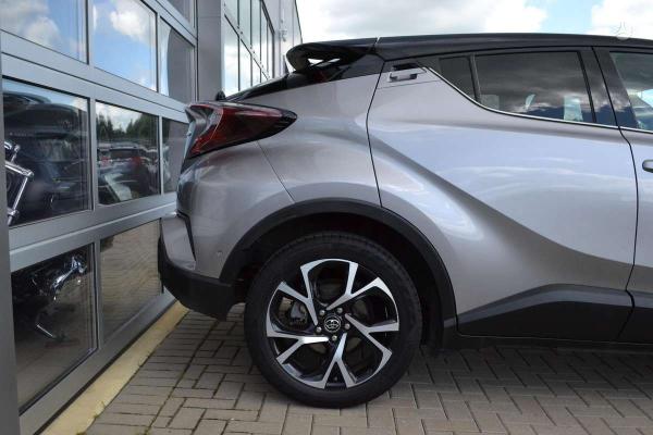 Серый Тойота C-HR 2017 в Вильнюс, объемом двигателя 1.80 л и пробегом 136 тыс. км за 17000 €, фото 9 на AUTOMOTO.COM.LV
