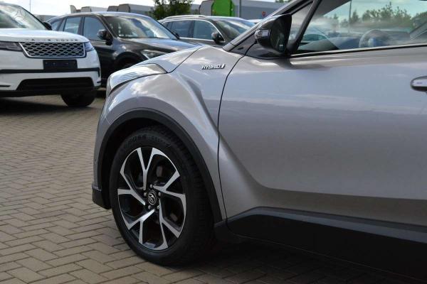 Серый Тойота C-HR 2017 в Вильнюс, объемом двигателя 1.80 л и пробегом 136 тыс. км за 17000 €, фото 10 на AUTOMOTO.COM.LV