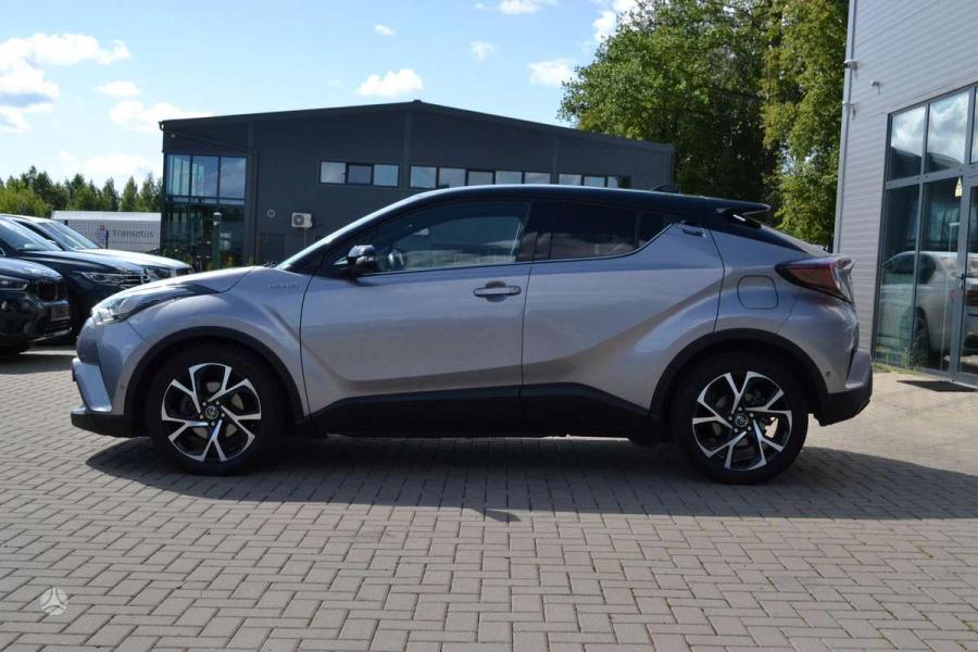 Серый Тойота C-HR 2017 в Вильнюс, объемом двигателя 1.80 л и пробегом 136 тыс. км за 17000 €, фото 12 на AUTOMOTO.COM.LV