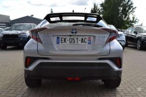 Серый Тойота C-HR 2017 в Вильнюс, объемом двигателя 1.80 л и пробегом 136 тыс. км за 17000 €, фото 15 на AUTOMOTO.COM.LV