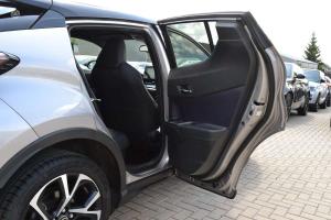 Серый Тойота C-HR 2017 в Вильнюс, объемом двигателя 1.80 л и пробегом 136 тыс. км за 17000 €, фото 31 на AUTOMOTO.COM.LV