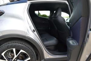 Серый Тойота C-HR 2017 в Вильнюс, объемом двигателя 1.80 л и пробегом 136 тыс. км за 17000 €, фото 32 на AUTOMOTO.COM.LV