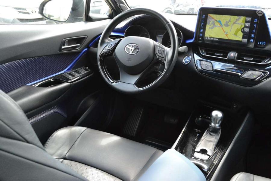 Серый Тойота C-HR 2017 в Вильнюс, объемом двигателя 1.80 л и пробегом 136 тыс. км за 17000 €, фото 39 на AUTOMOTO.COM.LV