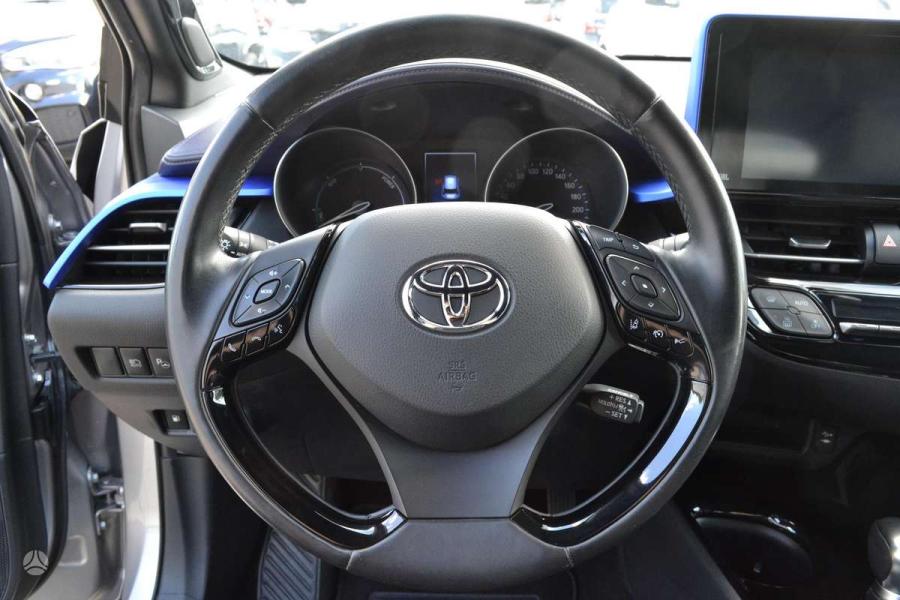 Серый Тойота C-HR 2017 в Вильнюс, объемом двигателя 1.80 л и пробегом 136 тыс. км за 17000 €, фото 42 на AUTOMOTO.COM.LV