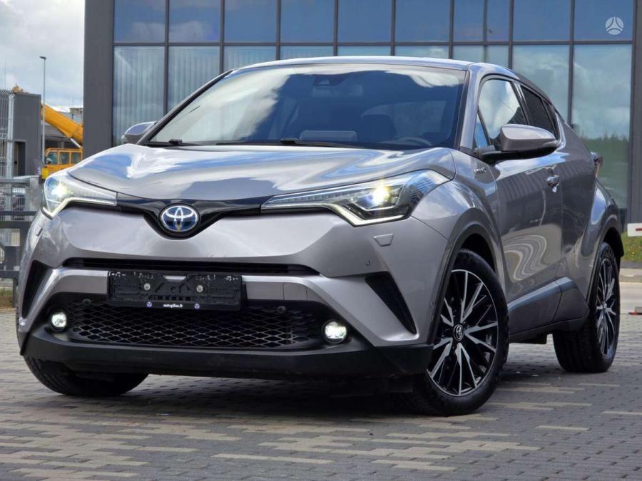 Pelēks Toyota C-HR 2017 Šauļi, ar dzinēja tilpumu 1.80 L un nobraukumu 153 tūkst. km par 16600 €, foto 1 vietnē AUTOMOTO.COM.LV