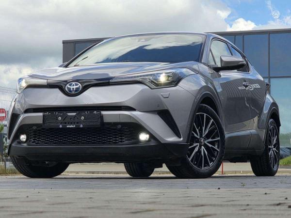 Grey Toyota C-HR 2017 in Siauliai, with an engine capacity of 1.80 L and mileage of 153 thousand km for 16600 €, photo 2 on AUTOMOTO.COM.LV