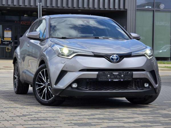 Grey Toyota C-HR 2017 in Siauliai, with an engine capacity of 1.80 L and mileage of 153 thousand km for 16600 €, photo 3 on AUTOMOTO.COM.LV