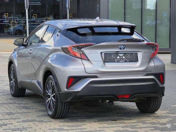 Grey Toyota C-HR 2017 in Siauliai, with an engine capacity of 1.80 L and mileage of 153 thousand km for 16600 €, photo 9 on AUTOMOTO.COM.LV