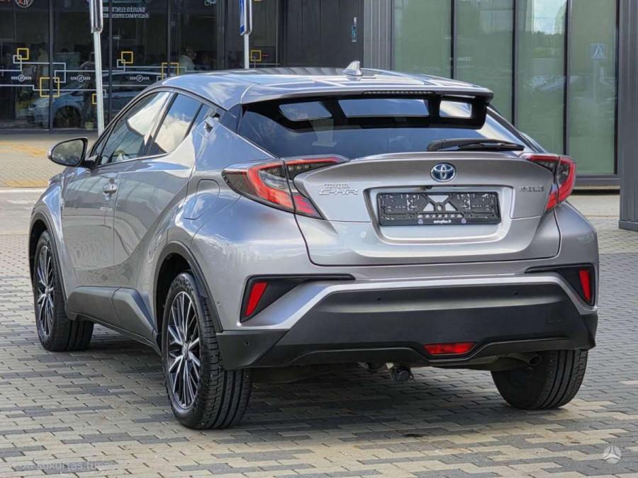 Pelēks Toyota C-HR 2017 Šauļi, ar dzinēja tilpumu 1.80 L un nobraukumu 153 tūkst. km par 16600 €, foto 10 vietnē AUTOMOTO.COM.LV