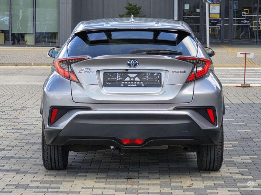 Pelēks Toyota C-HR 2017 Šauļi, ar dzinēja tilpumu 1.80 L un nobraukumu 153 tūkst. km par 16600 €, foto 15 vietnē AUTOMOTO.COM.LV