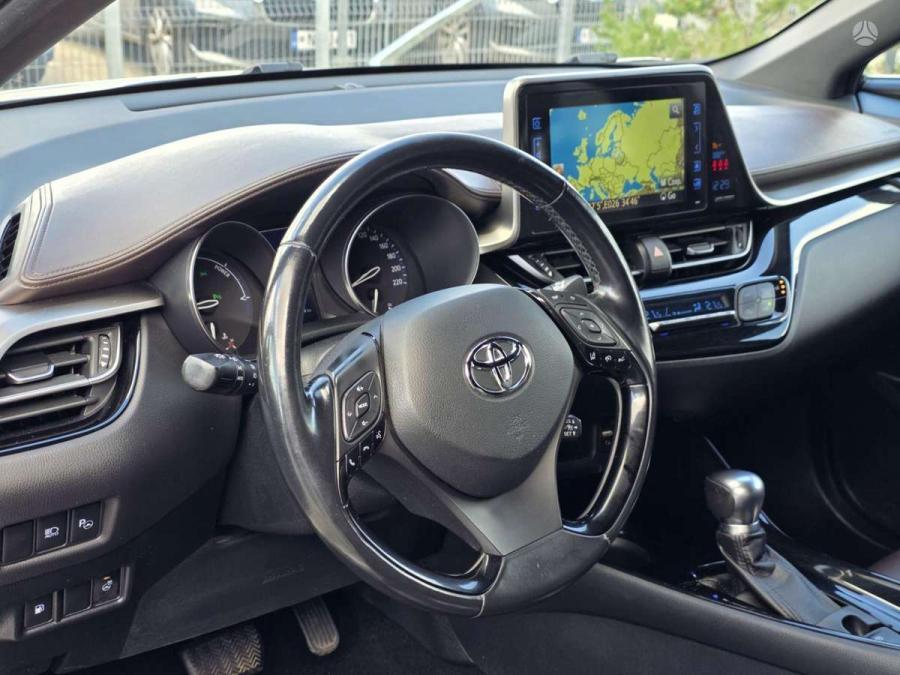 Pelēks Toyota C-HR 2017 Šauļi, ar dzinēja tilpumu 1.80 L un nobraukumu 153 tūkst. km par 16600 €, foto 22 vietnē AUTOMOTO.COM.LV