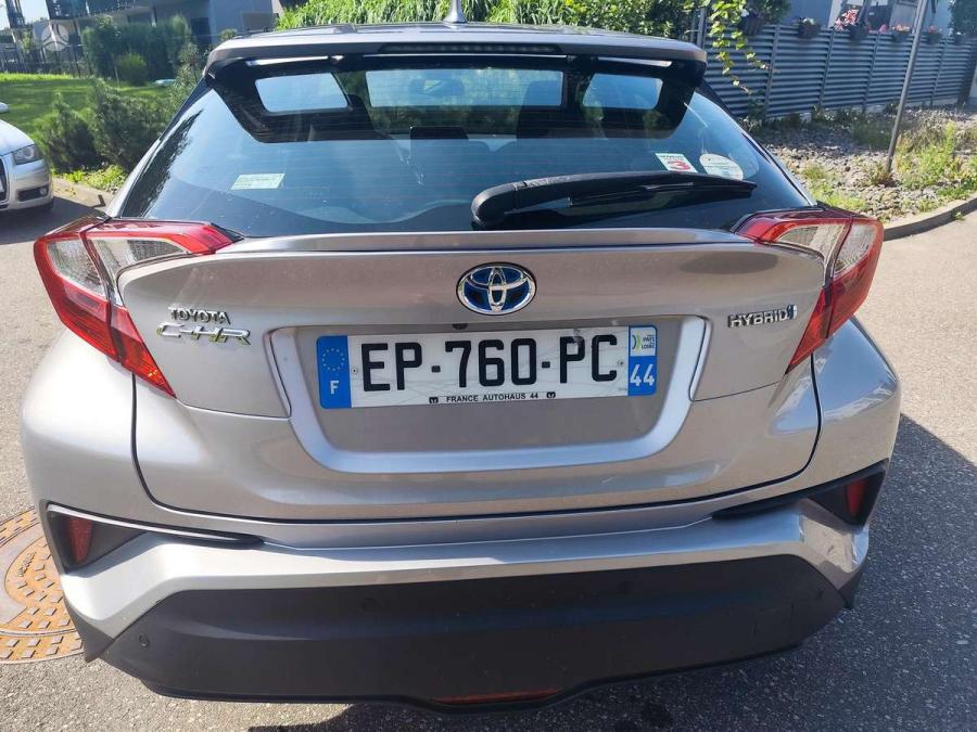 Grey Toyota C-HR 2017 in Kaunas, with an engine capacity of 1.80 L and mileage of 269 thousand km for 11650 €, photo 6 on AUTOMOTO.COM.LV
