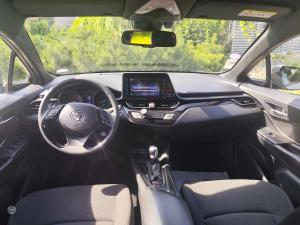 Grey Toyota C-HR 2017 in Kaunas, with an engine capacity of 1.80 L and mileage of 269 thousand km for 11650 €, photo 9 on AUTOMOTO.COM.LV