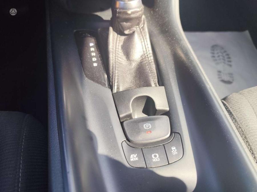 Grey Toyota C-HR 2017 in Kaunas, with an engine capacity of 1.80 L and mileage of 269 thousand km for 11650 €, photo 15 on AUTOMOTO.COM.LV