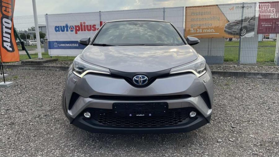 Серый Тойота C-HR 2017 в Мариямполе, объемом двигателя 1.80 л и пробегом 242 тыс. км за 13900 €, фото 4 на AUTOMOTO.COM.LV