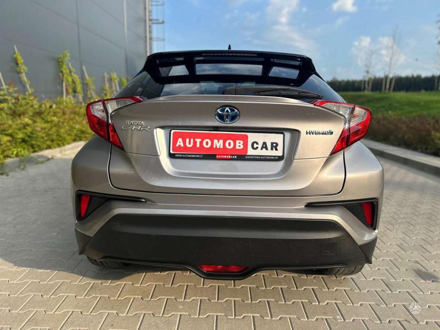 Grey Toyota C-HR 2017 in Vilnius, with an engine capacity of 1.80 L and mileage of 141 thousand km for 16450 €, photo 10 on AUTOMOTO.COM.LV