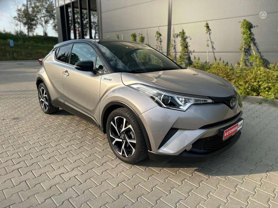 Grey Toyota C-HR 2017 in Vilnius, with an engine capacity of 1.80 L and mileage of 141 thousand km for 16450 €, photo 16 on AUTOMOTO.COM.LV