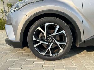 Grey Toyota C-HR 2017 in Vilnius, with an engine capacity of 1.80 L and mileage of 141 thousand km for 16450 €, photo 19 on AUTOMOTO.COM.LV