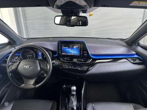 Grey Toyota C-HR 2017 in Vilnius, with an engine capacity of 1.80 L and mileage of 141 thousand km for 16450 €, photo 21 on AUTOMOTO.COM.LV