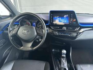 Grey Toyota C-HR 2017 in Vilnius, with an engine capacity of 1.80 L and mileage of 141 thousand km for 16450 €, photo 22 on AUTOMOTO.COM.LV