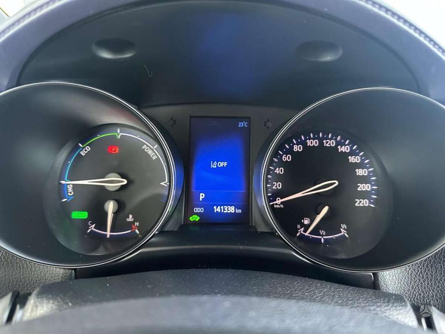 Grey Toyota C-HR 2017 in Vilnius, with an engine capacity of 1.80 L and mileage of 141 thousand km for 16450 €, photo 28 on AUTOMOTO.COM.LV