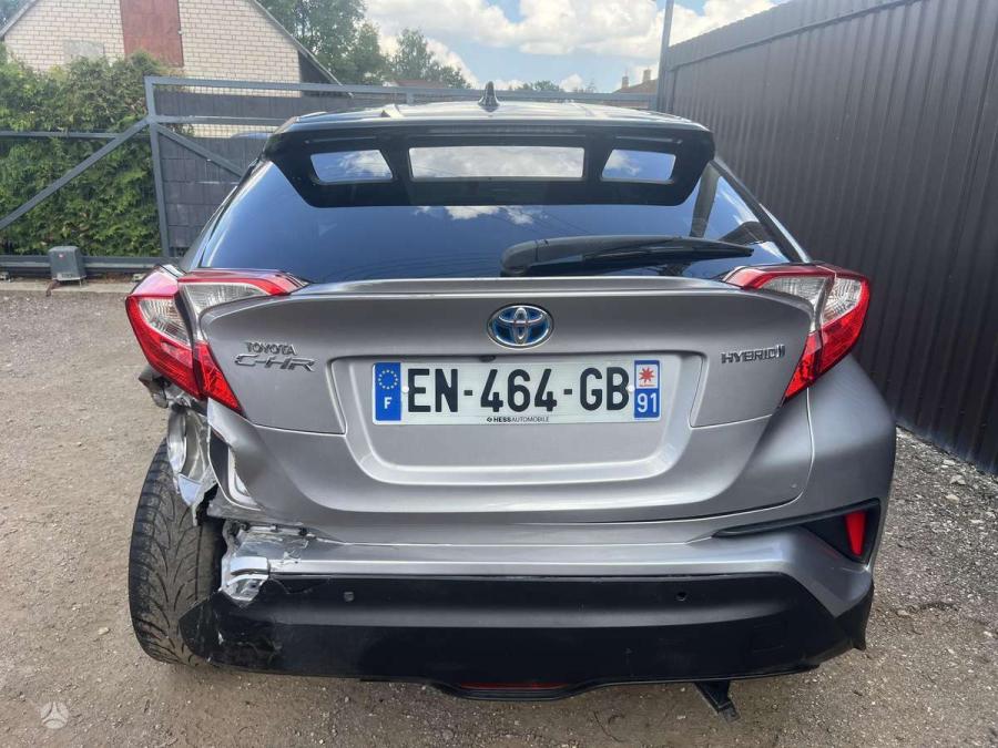 Серый Тойота C-HR 2017 в Каунас, объемом двигателя 1.80 л и пробегом 157 тыс. км за 8500 €, фото 7 на AUTOMOTO.COM.LV