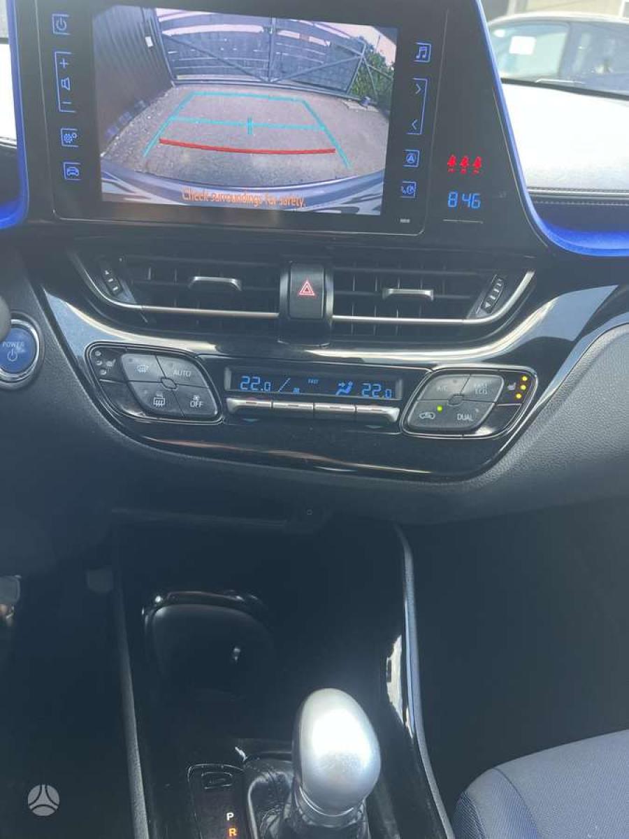 Серый Тойота C-HR 2017 в Каунас, объемом двигателя 1.80 л и пробегом 157 тыс. км за 8500 €, фото 11 на AUTOMOTO.COM.LV