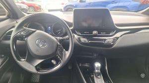 Серый Тойота C-HR 2017 в Каунас, объемом двигателя 1.80 л и пробегом 148 тыс. км за 15650 €, фото 7 на AUTOMOTO.COM.LV