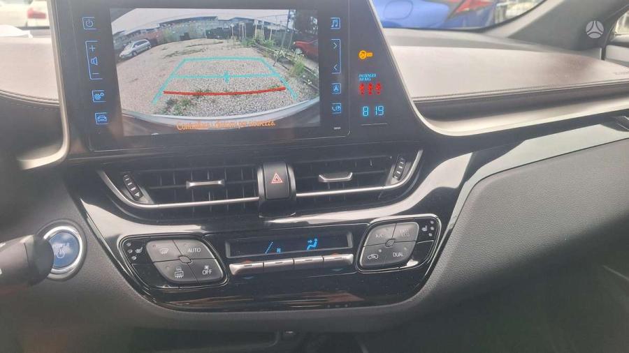 Серый Тойота C-HR 2017 в Каунас, объемом двигателя 1.80 л и пробегом 148 тыс. км за 15650 €, фото 12 на AUTOMOTO.COM.LV