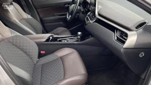 Pelēks Toyota C-HR 2017 Marijampole, ar dzinēja tilpumu 1.80 L un nobraukumu 242 tūkst. km par 13900 €, foto 13 vietnē AUTOMOTO.COM.LV