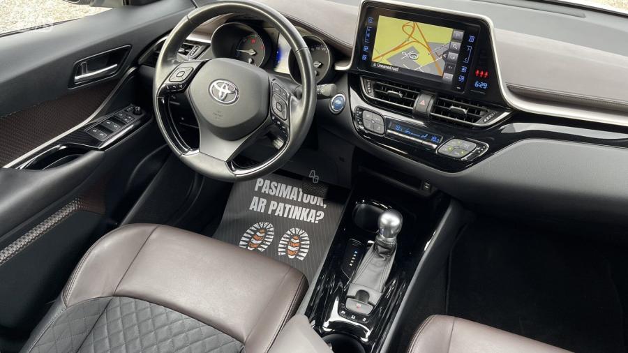 Pelēks Toyota C-HR 2017 Marijampole, ar dzinēja tilpumu 1.80 L un nobraukumu 242 tūkst. km par 13900 €, foto 18 vietnē AUTOMOTO.COM.LV