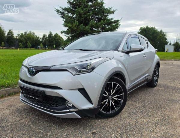 Grey Toyota C-HR 2017 in Kaunas, with an engine capacity of 1.80 L and mileage of 163 thousand km for 15750 €, photo 1 on AUTOMOTO.COM.LV
