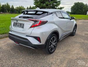 Grey Toyota C-HR 2017 in Kaunas, with an engine capacity of 1.80 L and mileage of 163 thousand km for 15750 €, photo 6 on AUTOMOTO.COM.LV