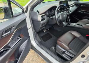 Grey Toyota C-HR 2017 in Kaunas, with an engine capacity of 1.80 L and mileage of 163 thousand km for 15750 €, photo 10 on AUTOMOTO.COM.LV