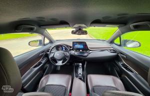 Grey Toyota C-HR 2017 in Kaunas, with an engine capacity of 1.80 L and mileage of 163 thousand km for 15750 €, photo 14 on AUTOMOTO.COM.LV