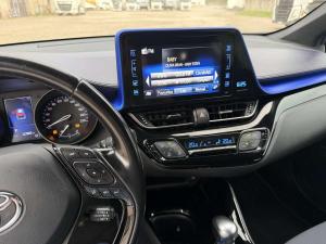 Серый Тойота C-HR 2017 в Вевис, объемом двигателя 1.80 л и пробегом 0 тыс. км за 15500 €, фото 8 на AUTOMOTO.COM.LV