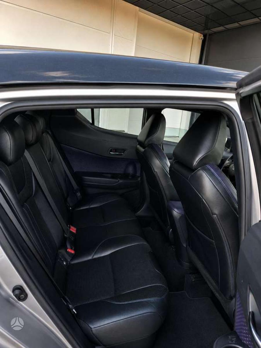 Серый Тойота C-HR 2017 в Вильнюс, объемом двигателя 1.80 л и пробегом 164 тыс. км за 15950 €, фото 10 на AUTOMOTO.COM.LV