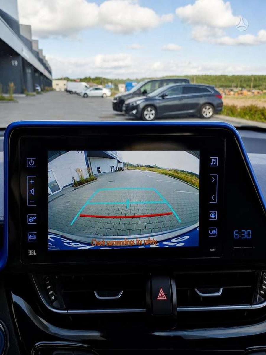 Серый Тойота C-HR 2017 в Вильнюс, объемом двигателя 1.80 л и пробегом 164 тыс. км за 15950 €, фото 13 на AUTOMOTO.COM.LV