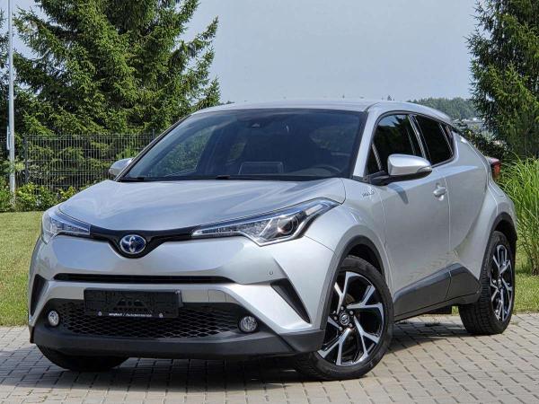 Grey Toyota C-HR 2017 in Kaunas, with an engine capacity of 1.80 L and mileage of 204 thousand km for 15999 €, photo 1 on AUTOMOTO.COM.LV