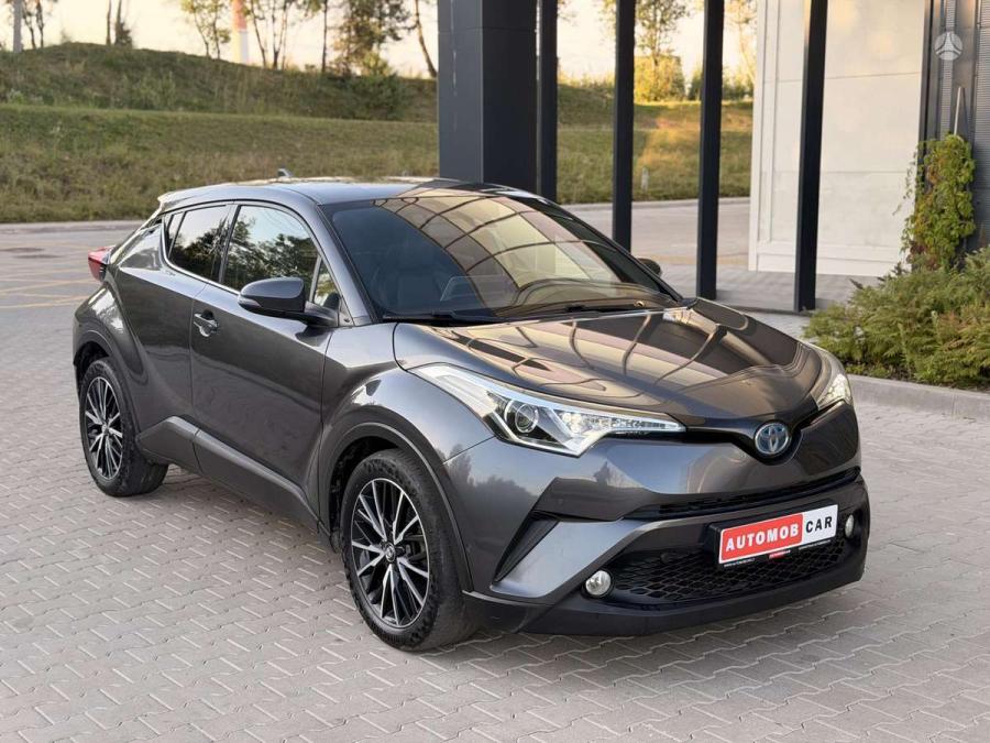 Pelēks Toyota C-HR 2017 Viļņa, ar dzinēja tilpumu 1.80 L un nobraukumu 169 tūkst. km par 15950 €, foto 5 vietnē AUTOMOTO.COM.LV