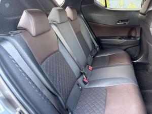 Pelēks Toyota C-HR 2017 Viļņa, ar dzinēja tilpumu 1.80 L un nobraukumu 169 tūkst. km par 15950 €, foto 19 vietnē AUTOMOTO.COM.LV