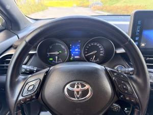 Pelēks Toyota C-HR 2017 Viļņa, ar dzinēja tilpumu 1.80 L un nobraukumu 169 tūkst. km par 15950 €, foto 23 vietnē AUTOMOTO.COM.LV